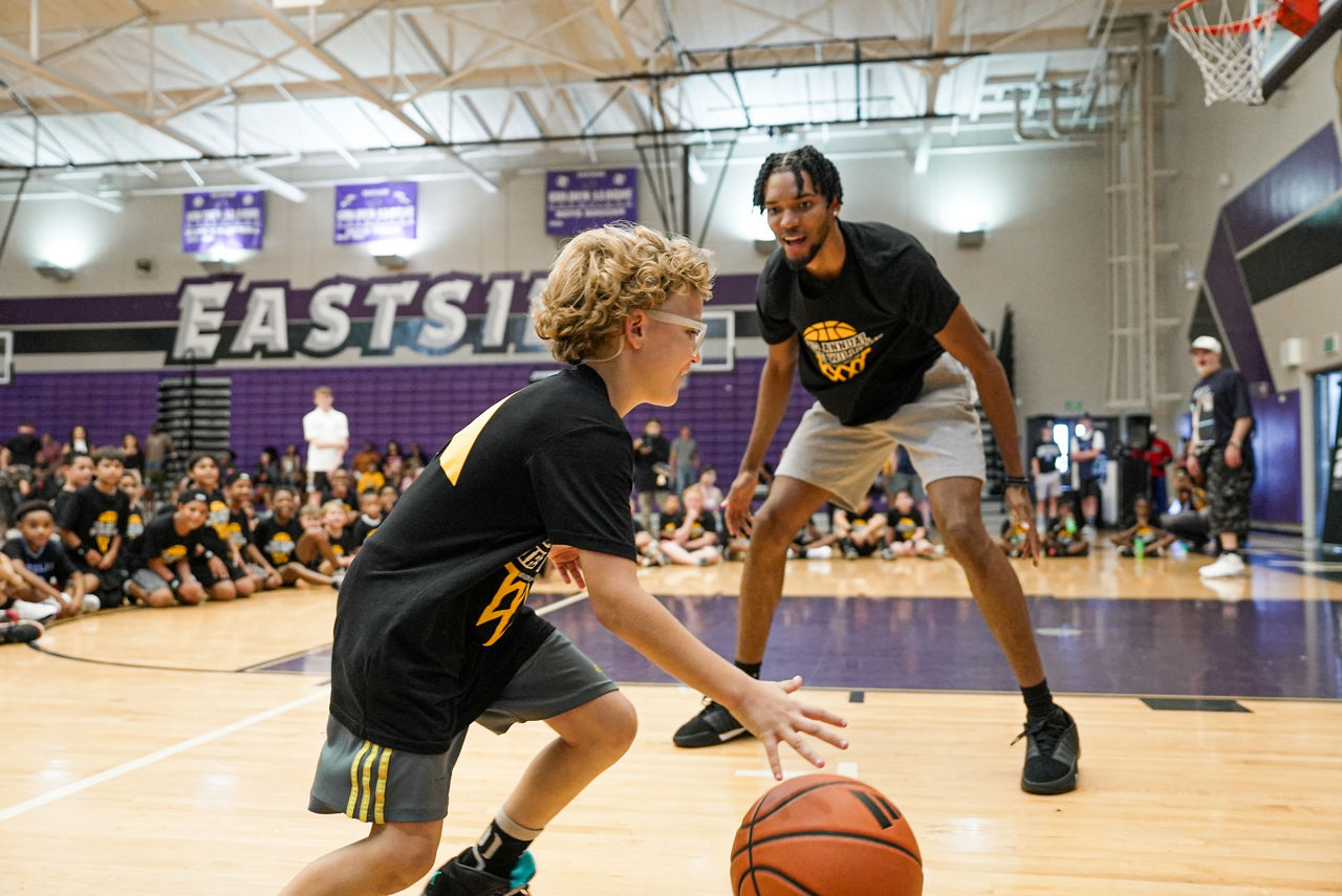 Memphis Grizzlies’ Ziaire Willaims Returns Home to Host a Free Youth ...